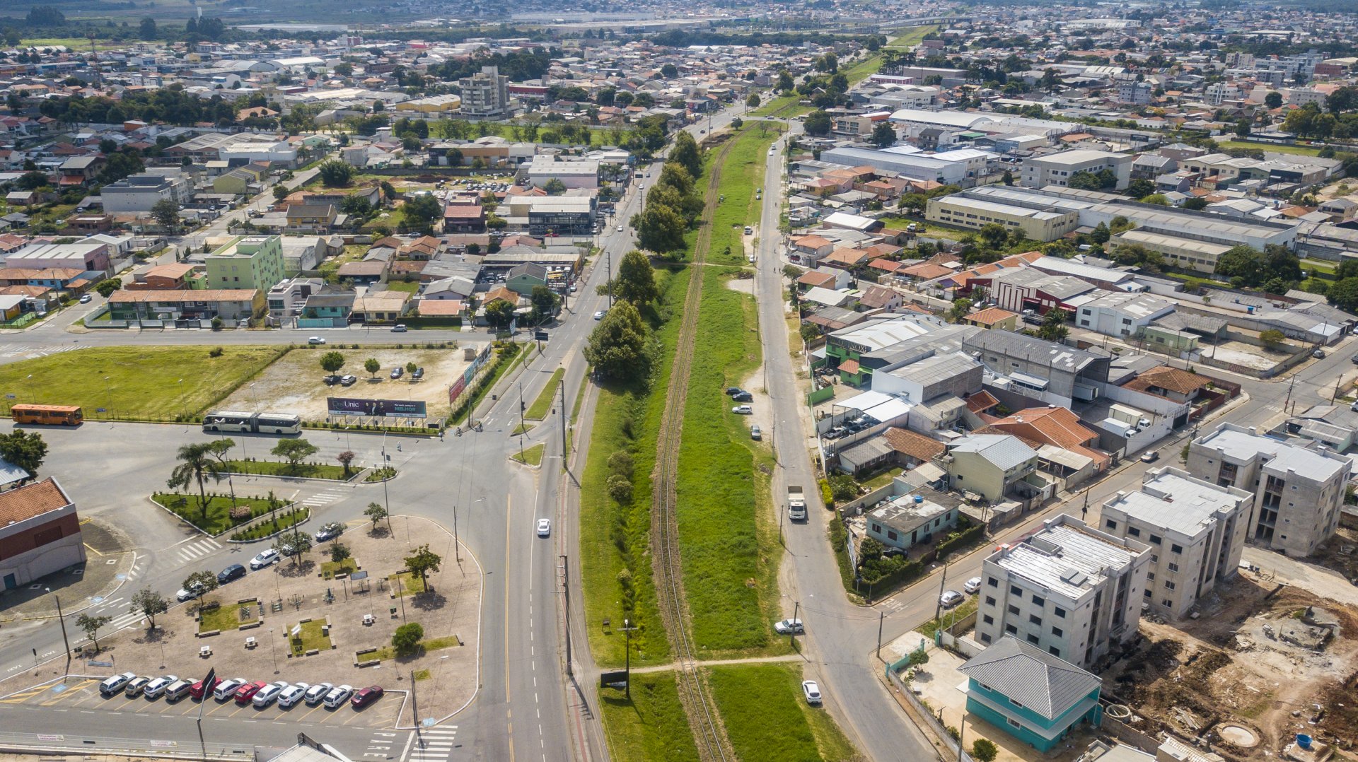 Pinhais abre concurso com 56 vagas